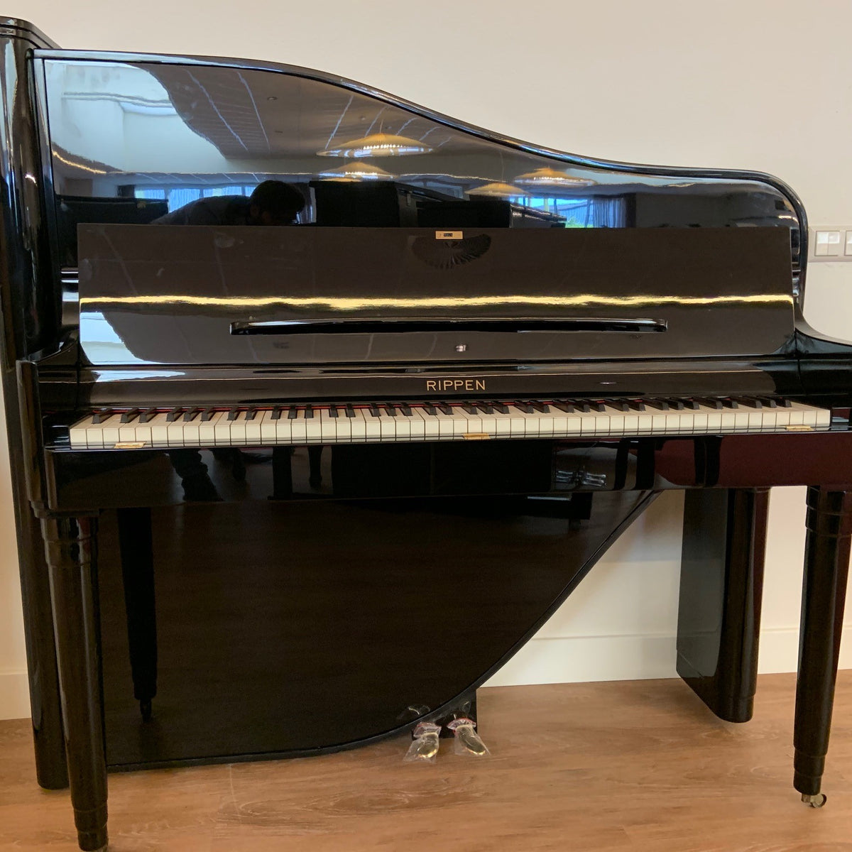 Rippen Maestro Special piano - Staande vleugel