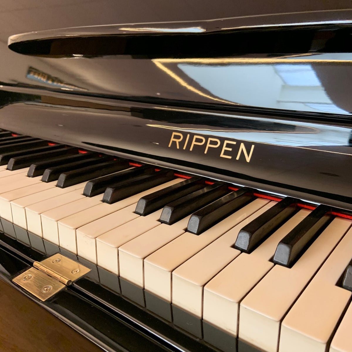 Rippen Maestro Special piano - Staande vleugel